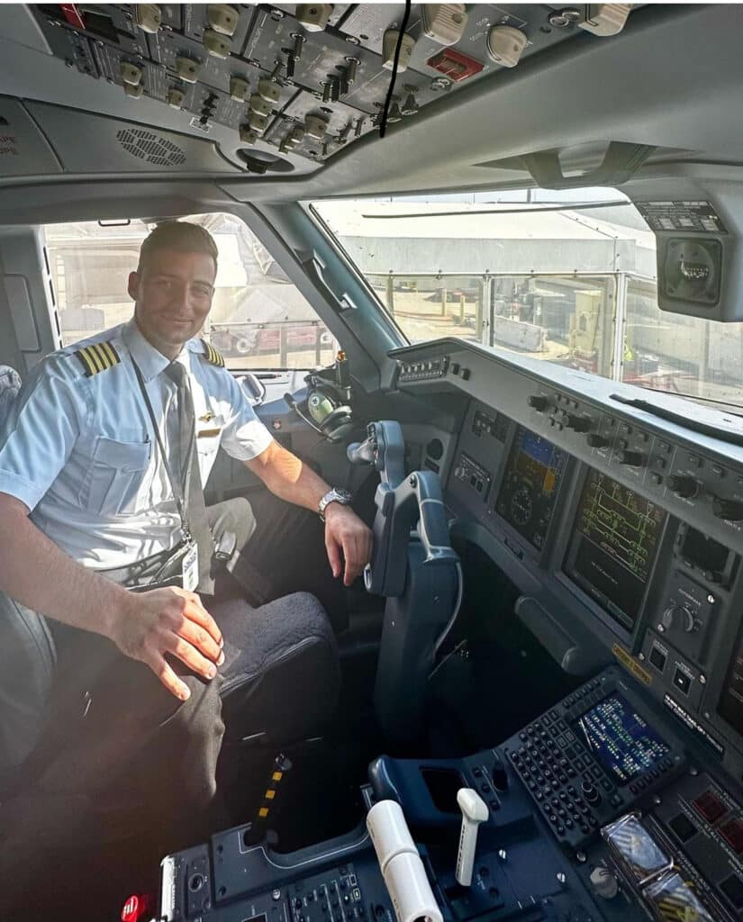 UPS Pilot Job: How to Become a UPS Pilot - #1 Ultimate Guide